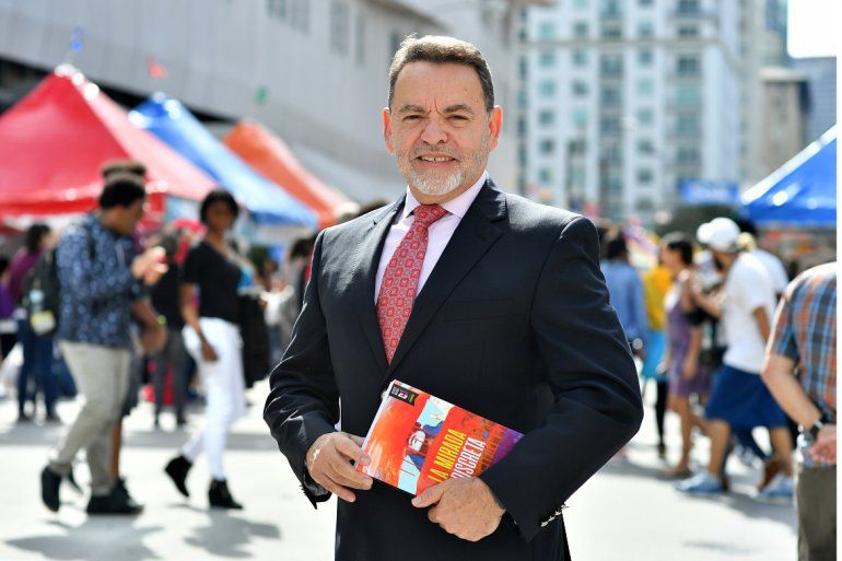 Alejandro Ríos | Editorial Hypermedia